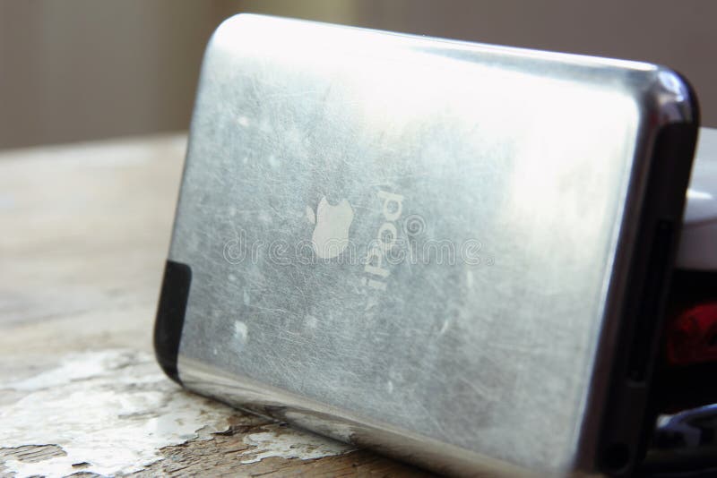 Apple Ipod Touch 4th Generation Editorial Stock Image - Image of icons ...