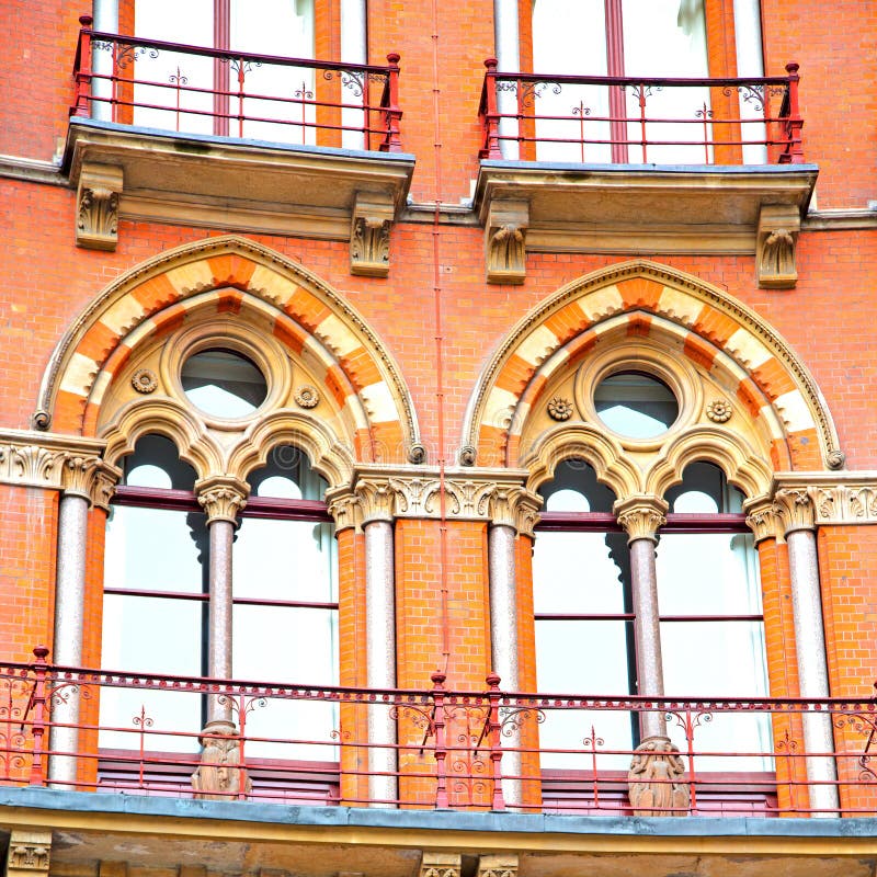 475 Old London England Windows Exterior Wall Stock Photos - Free ...