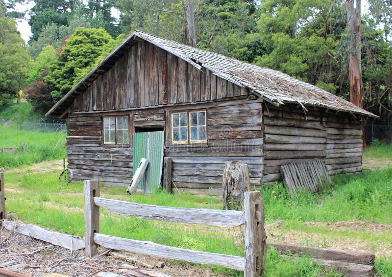 Old Australian Settlers Homestead Stock Photo - Image of family ...