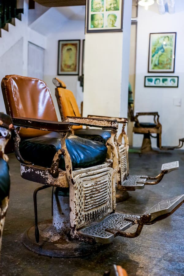 Old barber shop stock image. Image of coiffure, hairdresser - 21695605