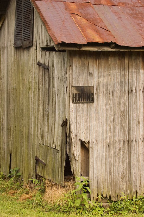 Old Barn Free Stock Photos & Pictures, Old Barn Royalty-Free and Public ...