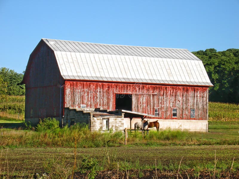 Old barn stock photo. Image of farmers, overgrown, haybarn - 7212612
