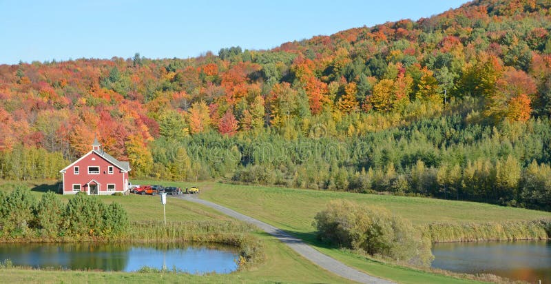 Red Barn, Fall Foliage stock photo. Image of bright, seasonal - 6683118