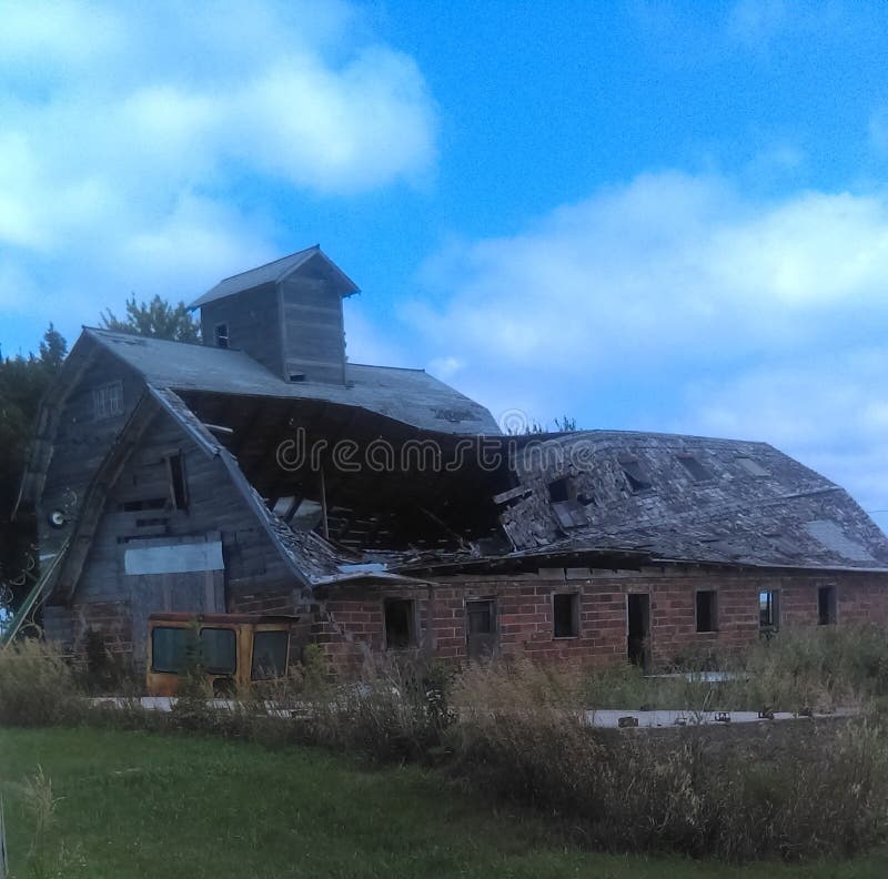 Old barn stock image. Image of falling, iowa, barn - 74783037