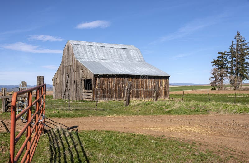 Old Barn and Fence Eastern Washington State Stock Image - Image of ...