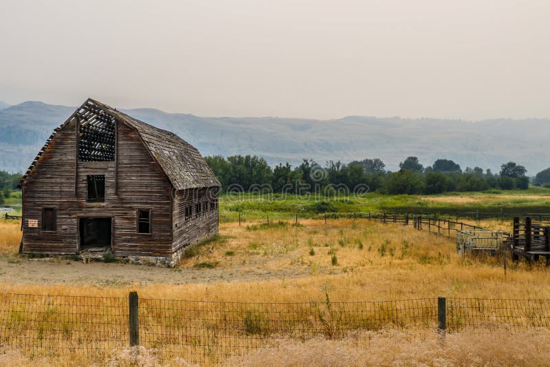 13,863 Old Barn Field Photos - Free & Royalty-Free Stock Photos from ...