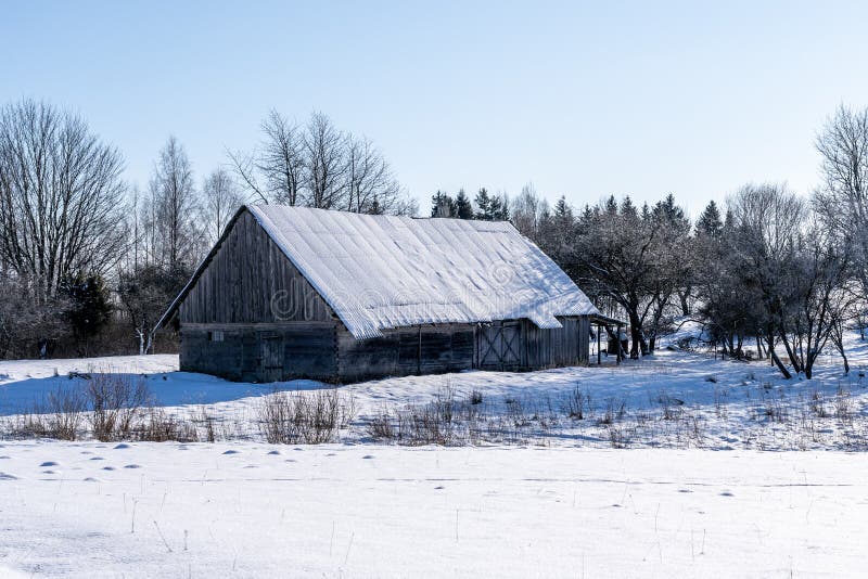 Old farm shack stock image. Image of rural, rubble, field - 33188173