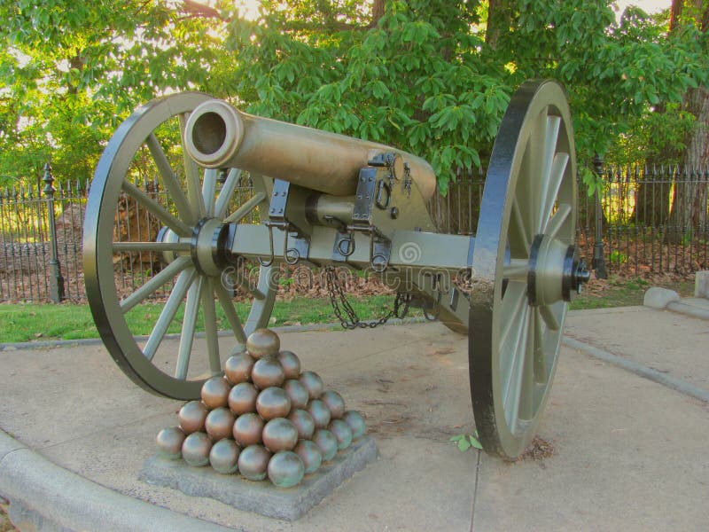 Old battlefield cannon stock image. Image of cannon, gettysburg - 86141577