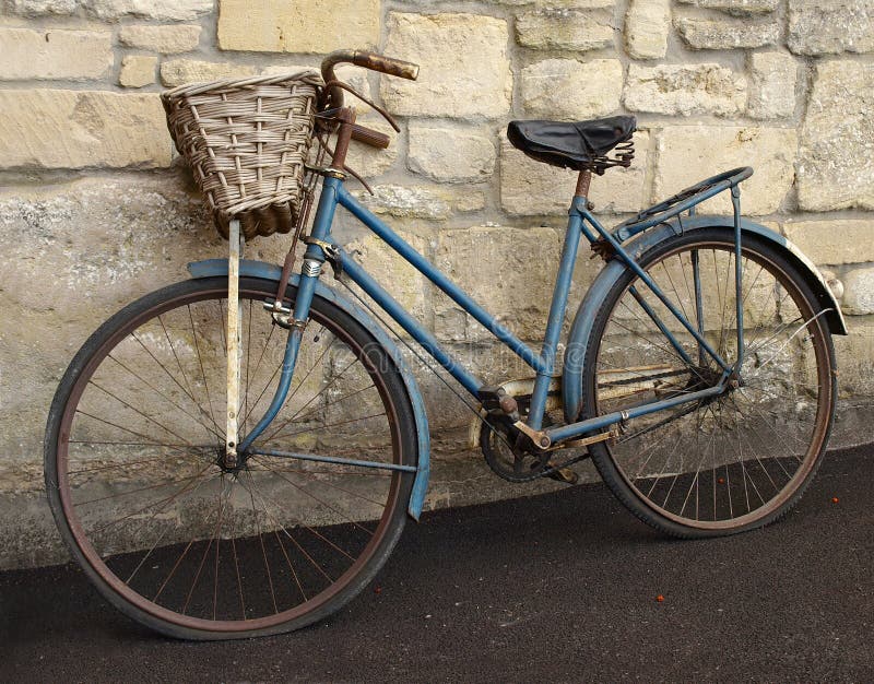 Old Bicycle stock image. Image of green, nostalgia, bike - 14585653
