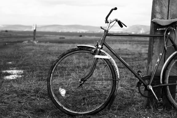 Old bicycle stock image. Image of broken, cycle, dirty - 21398349
