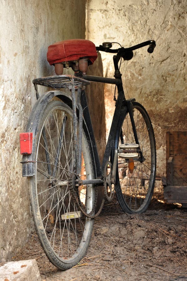Old Bicycle stock photo. Image of chain, cellar, black - 9236926