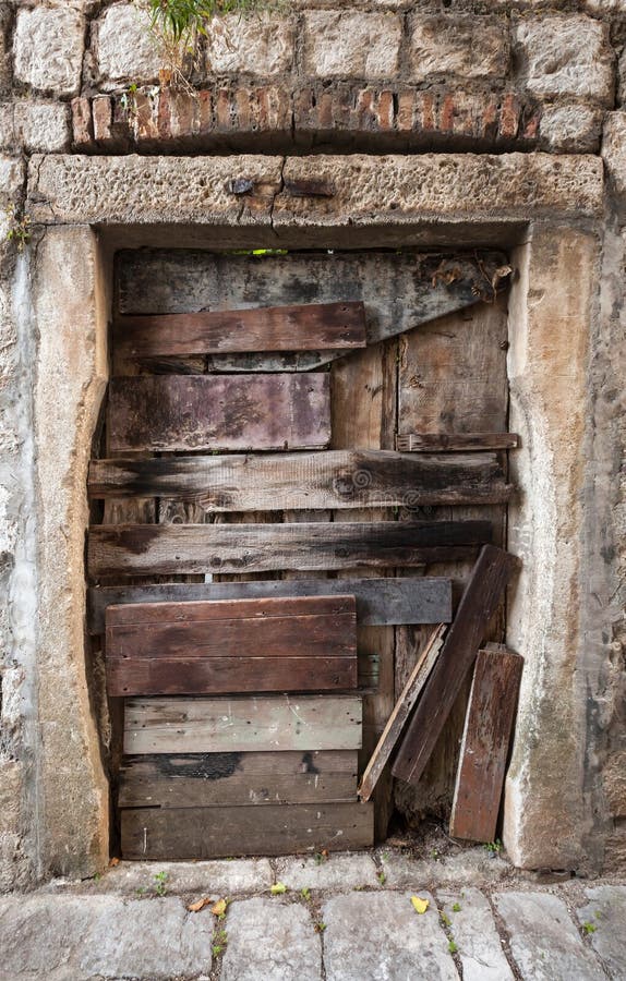 21+ Boarded up door Free Stock Photos - StockFreeImages