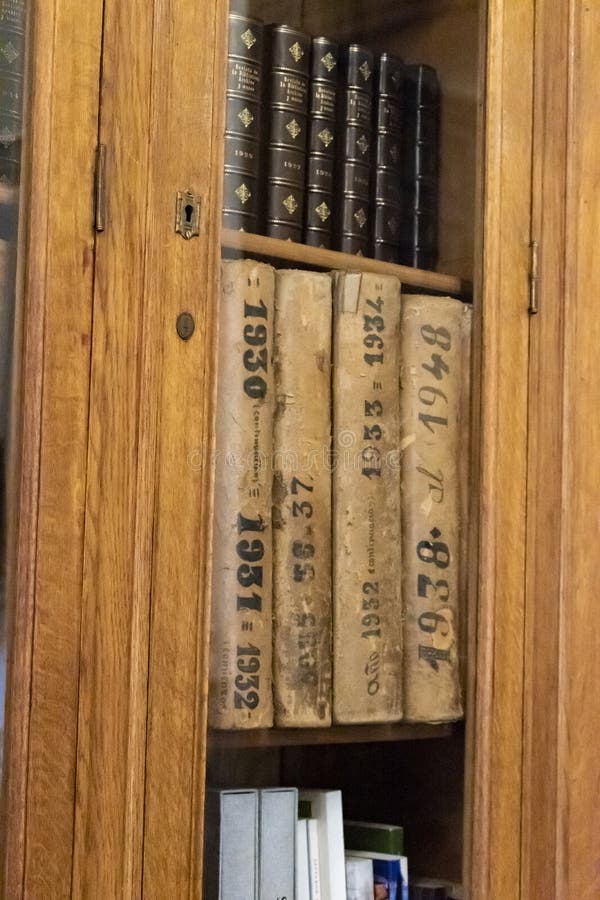 Old Books in Old Brown Bookcase Editorial Photo - Image of paper ...