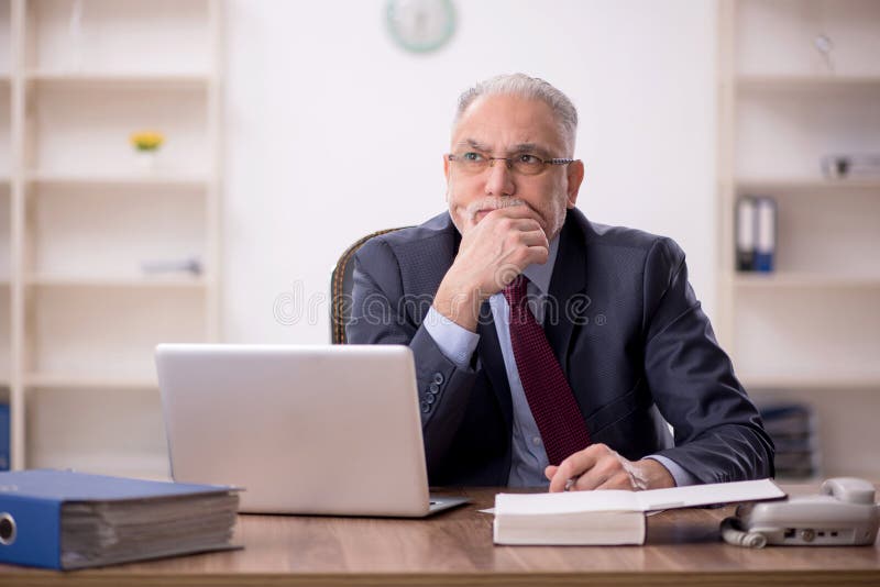 Boss reading her message stock image. Image of businesslife - 26410915