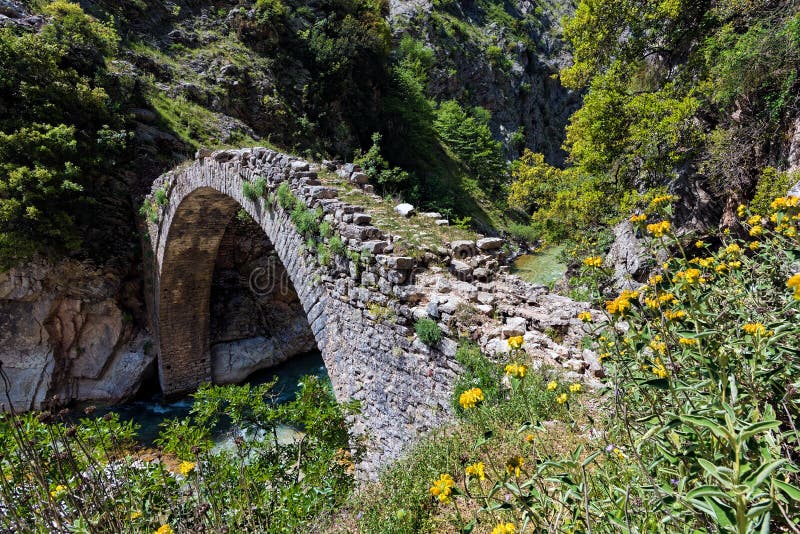 Old bridge in Greece stock image. Image of tradition - 112042867