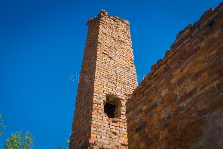 Broken brick building stock photo. Image of dirty, obsolete - 192164462