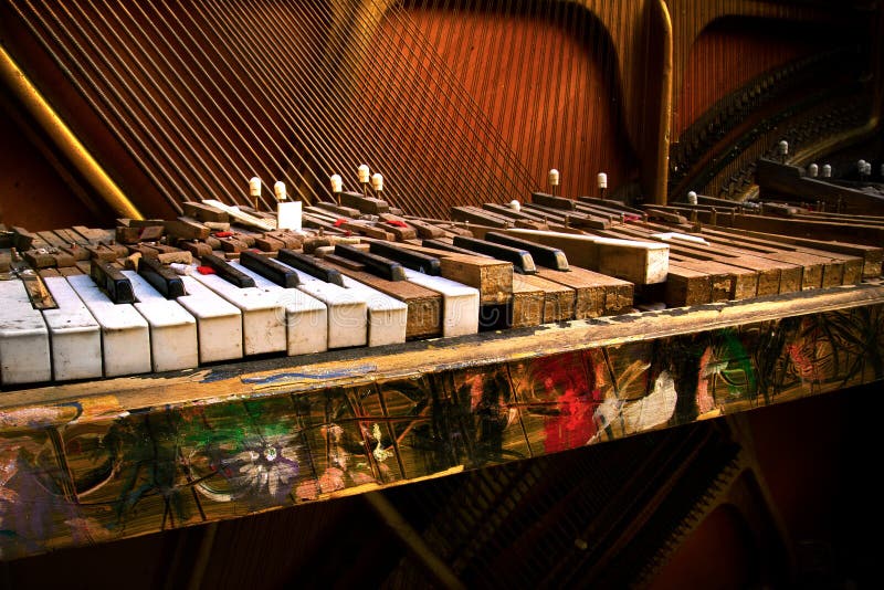 Old broken piano stock image. Image of abandoned, piano - 71462893