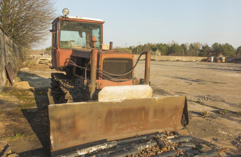 Old Broken, Rusty Bulldozer Stock Image - Image of construction, cabin ...