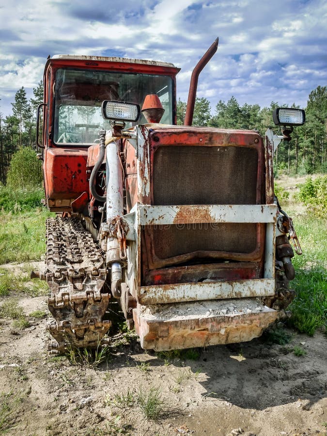 Broken Tractor Stock Photos - Download 2,135 Royalty Free Photos