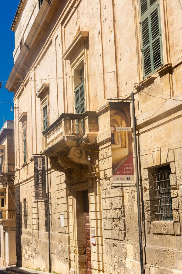 Old Building in Birgu Old Town, Malta Stock Photo - Image of historic ...