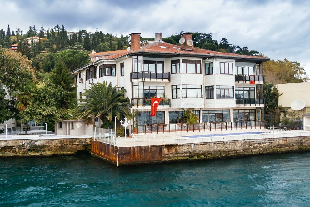 Old building in Istanbul stock photo. Image of shore - 41314178