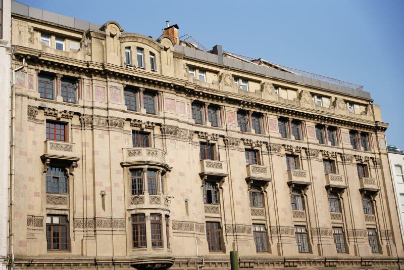 Old Building in Istanbul, Turkiye Stock Photo - Image of history, urban ...