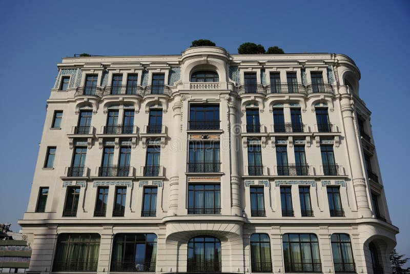 Old Building in Istanbul, Turkiye Editorial Image - Image of urban ...