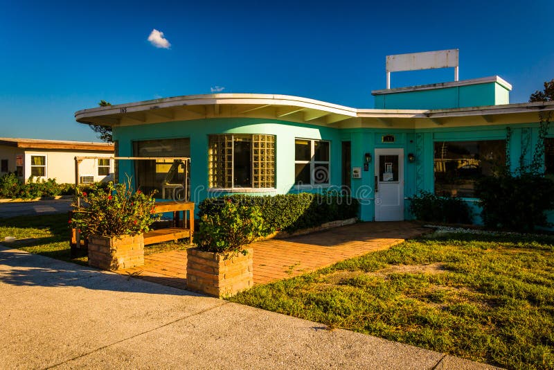 Old Building in Vilano Beach, Florida. Stock Photo - Image of blue ...