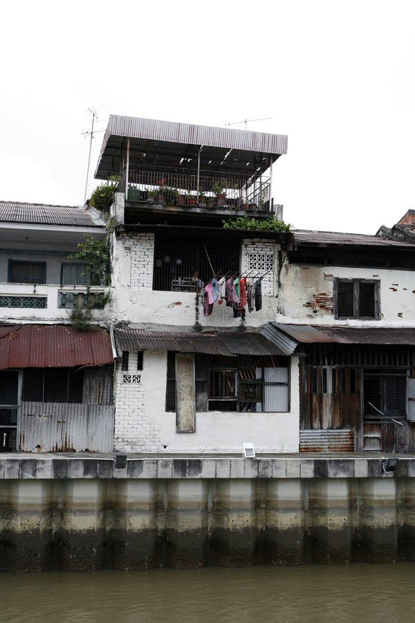 Christchurch Earthquake - Avonside House Collapses Editorial Stock ...