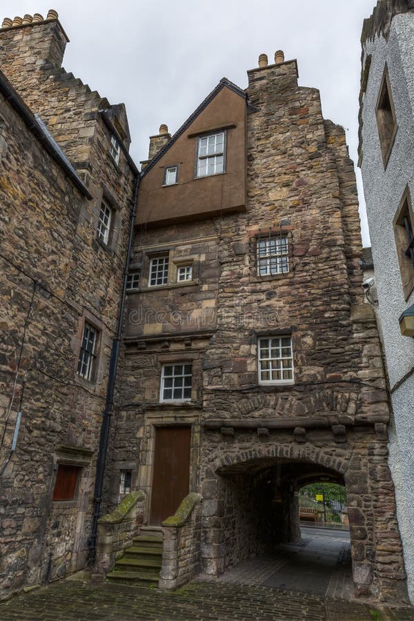 Old Buildings in the Old Town of Edinburgh Editorial Image - Image of ...