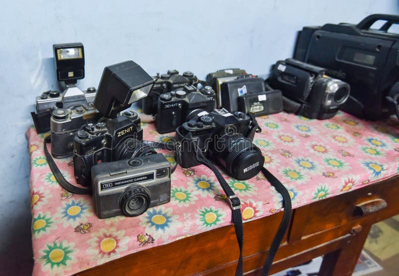 Old camera editorial image. Image of antiques, equipment - 96904845