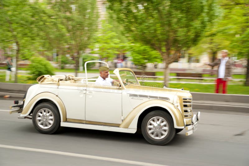 Old car editorial photo. Image of automobile, antique - 14871736