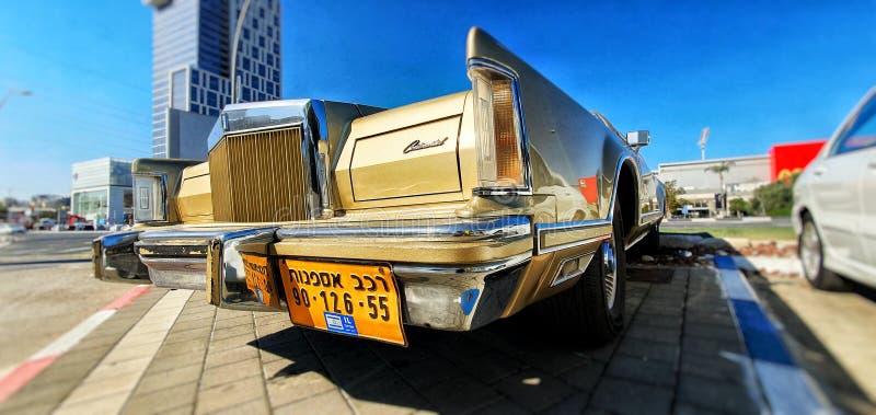 Old Car in central Israel editorial photo. Image of beautiful - 176673571