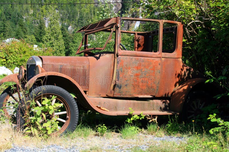 Old Car gets Rusty stock photo. Image of greate, nostalgia - 126658164