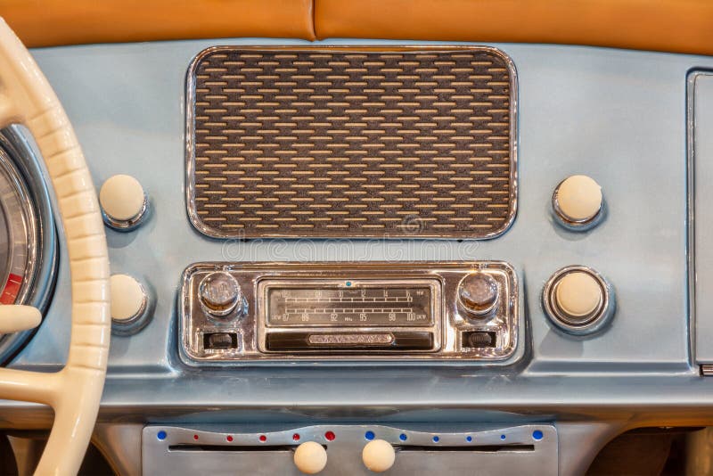 Old Car Radio with Speaker Inside a Classic American Car Stock Image ...