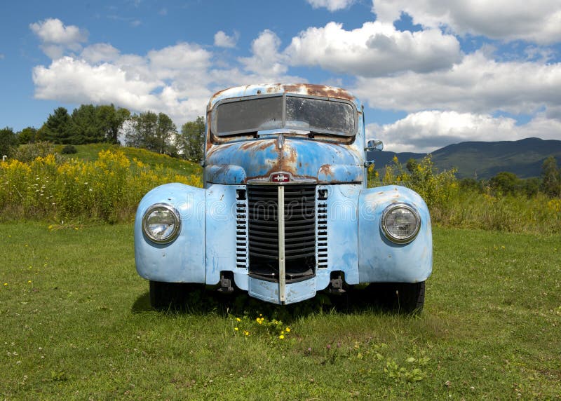 Old rusty truck editorial photo. Image of partly, vehicle - 60983986