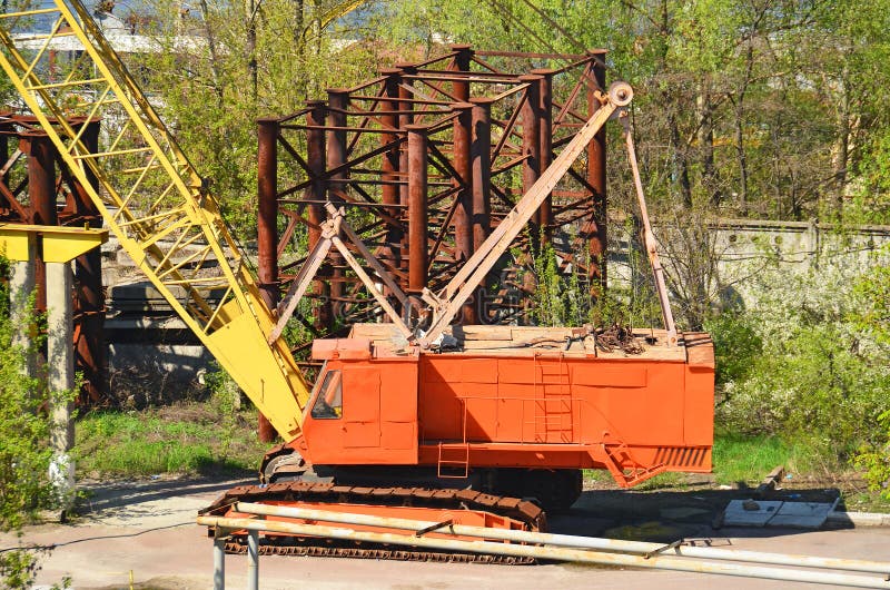 Old caterpillar crane stock photo. Image of engineering - 68262744