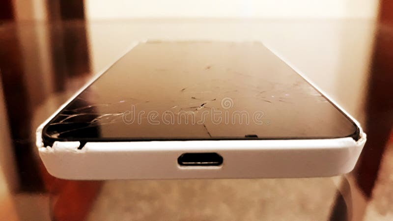 Old Cellphone with Broken Screen Stock Image - Image of phone ...