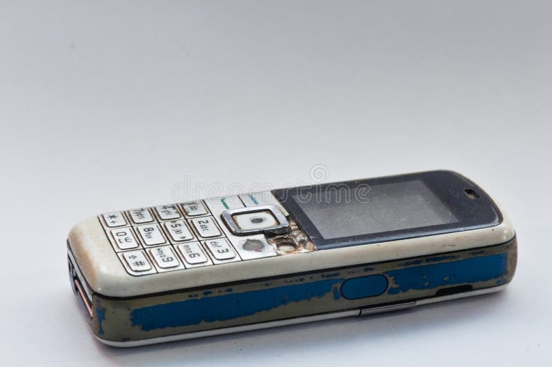 Broken Handphone Stock Illustrations – 16 Broken Handphone Stock ...