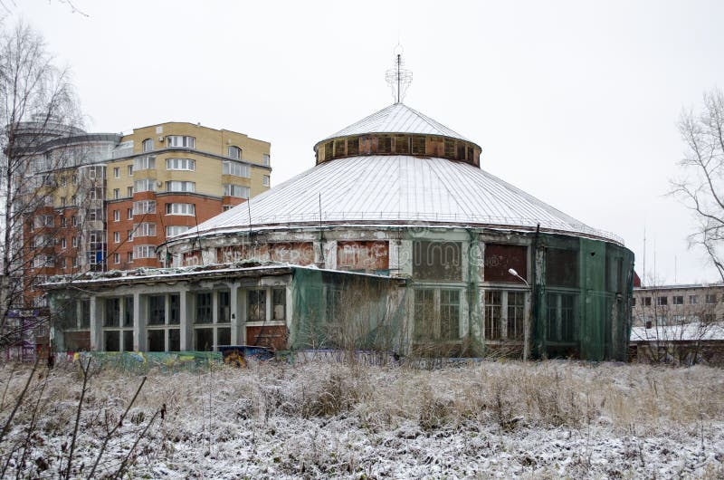 Old Circus Building in Arkhangelsk. Stock Photo - Image of yellow ...