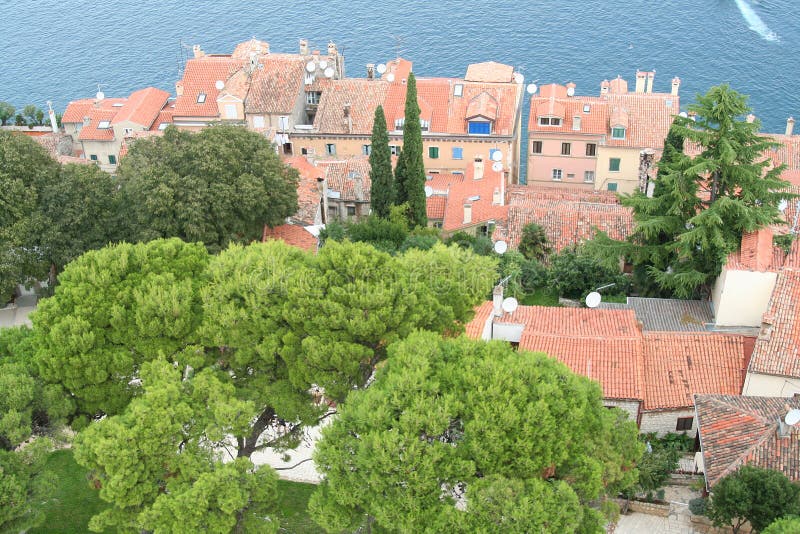 Contemporary City / Sea View Picture. Image: 15305024