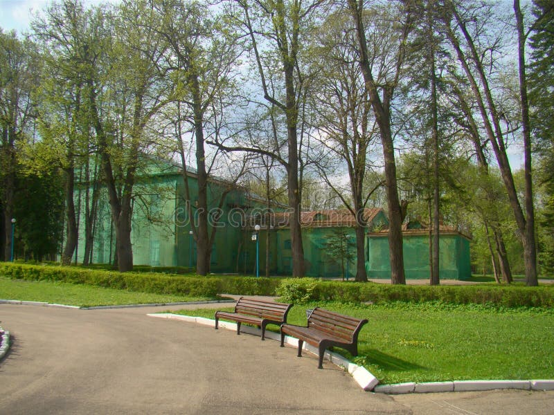 Old Classic Building Under Construction in Spring Park Stock Photo ...