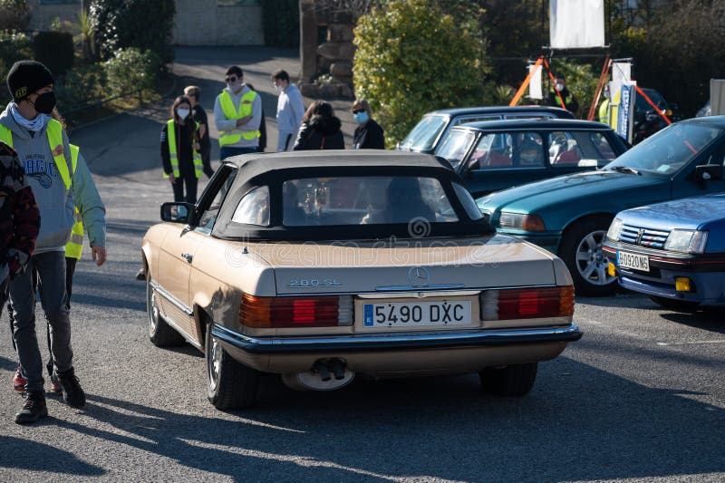 Old Classic Mercedes Benz 280 SL Parked Outside Editorial Image - Image ...