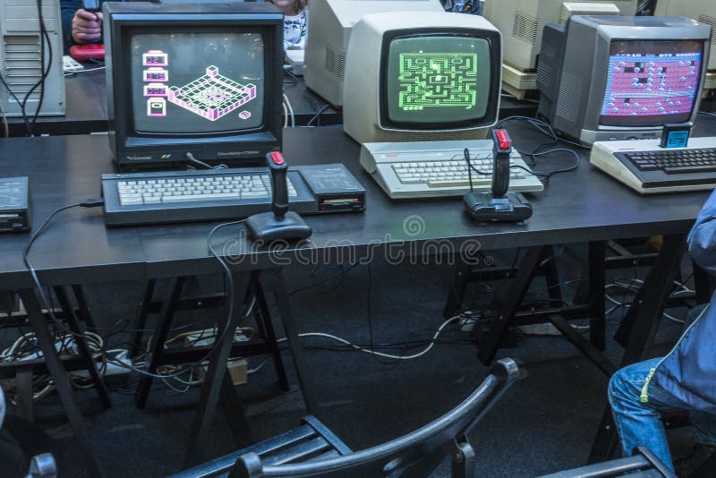 146 Computers Museum Retro Stock Photos - Free & Royalty-Free Stock ...