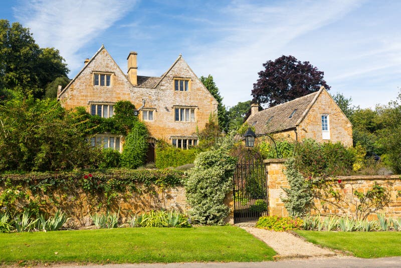 Old Cotswold Stone Houses in Icomb Stock Image - Image of ...