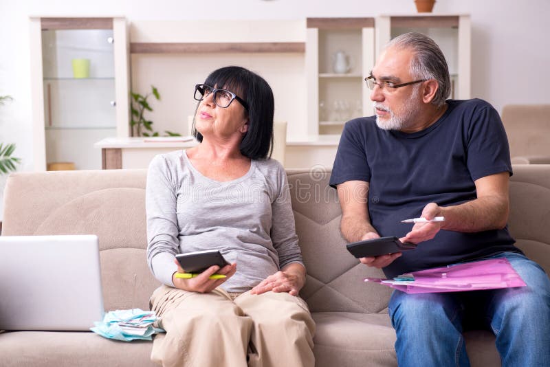Old Couple Discussing Family Finances Stock Photo - Image of bill ...