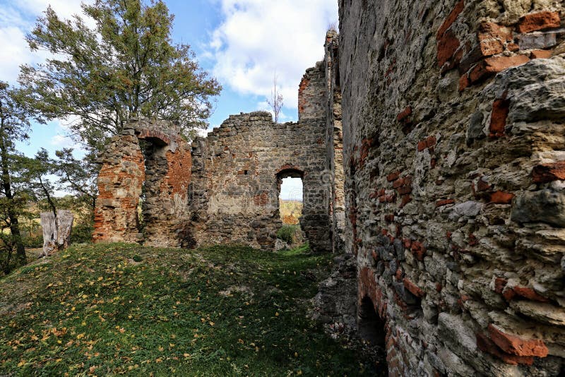 Old Cracked Walls of Castle Ruins Stock Image - Image of tourism ...
