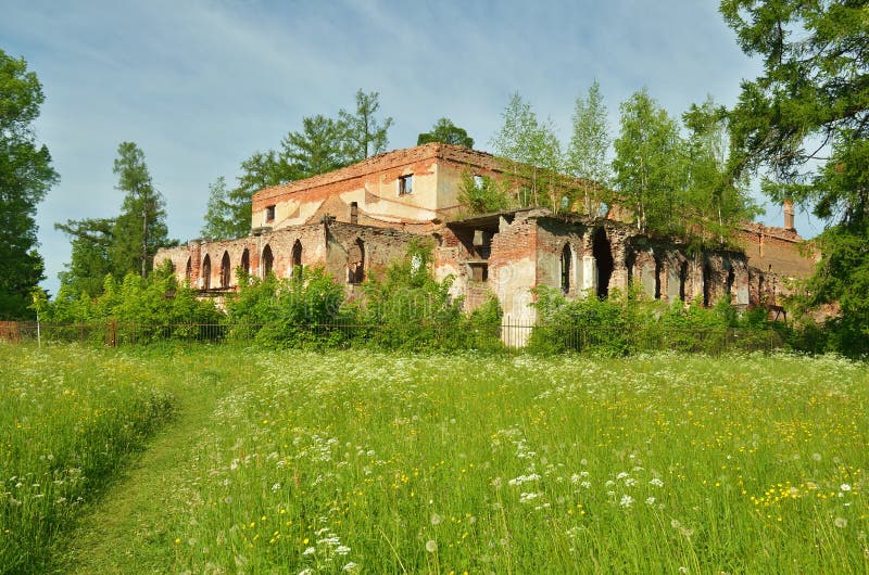 The Old Crumbling Building. Stock Image - Image of destroy, historic ...