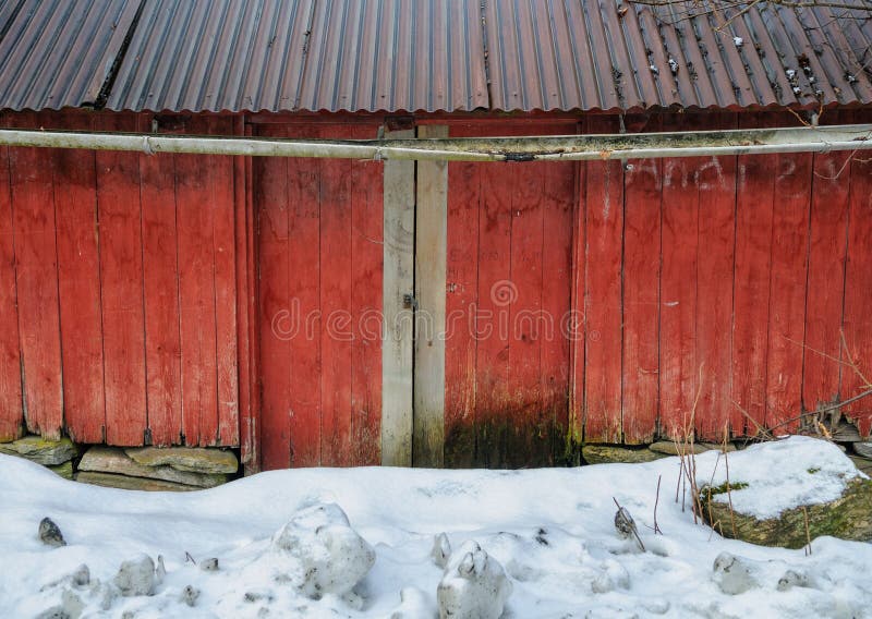 Old Decaying Red Barn in Winter Stock Photo - Image of outdoor, barn ...
