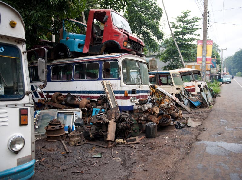Old discarded buses editorial image. Image of garbage - 23008225
